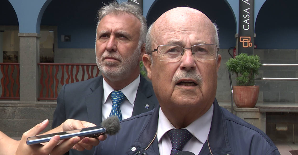 Torres reconoce el "magnífico trabajo" de José Segura en Casa África