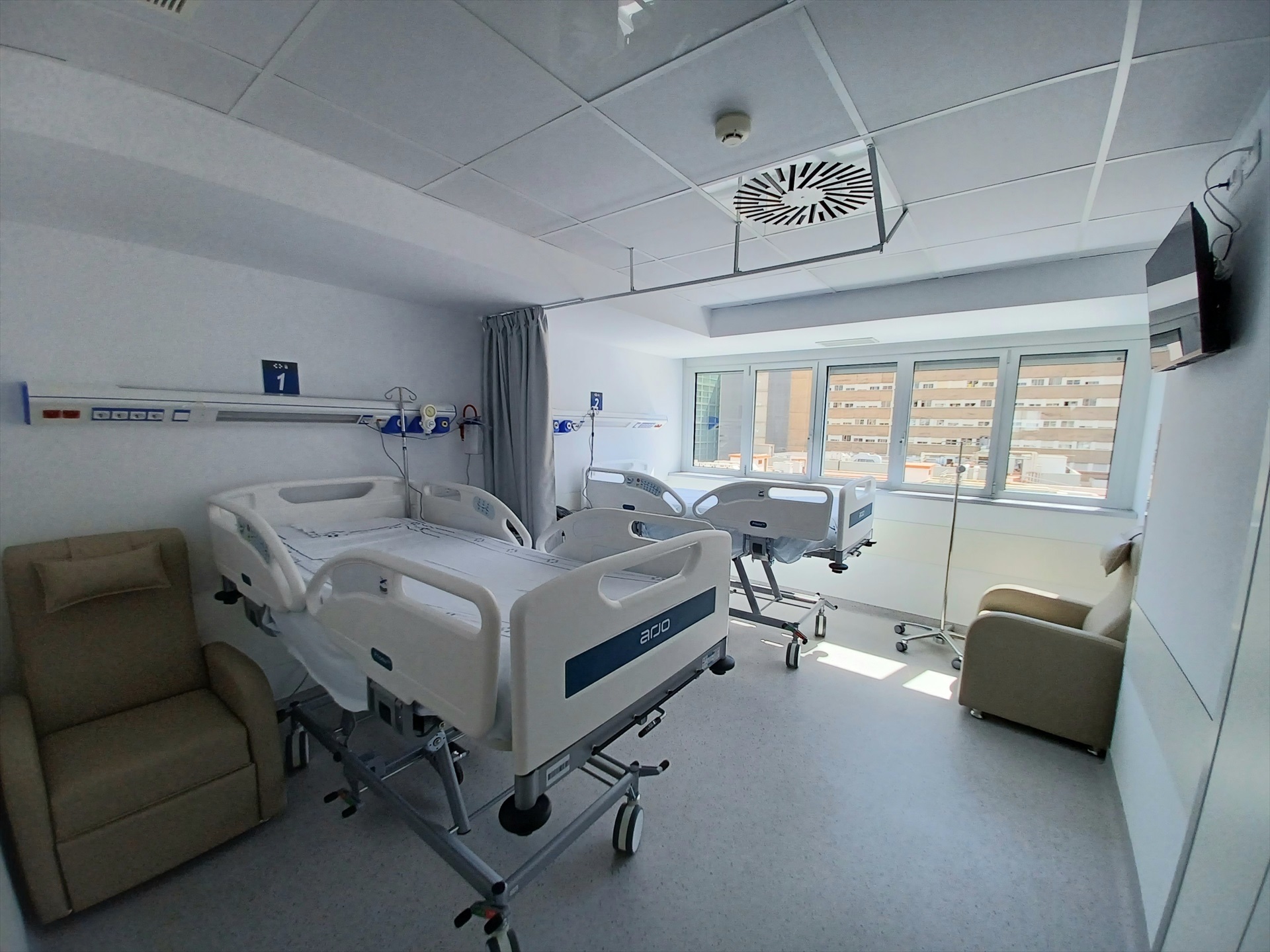 Finaliza la reforma del edificio de hospitalización del HUC