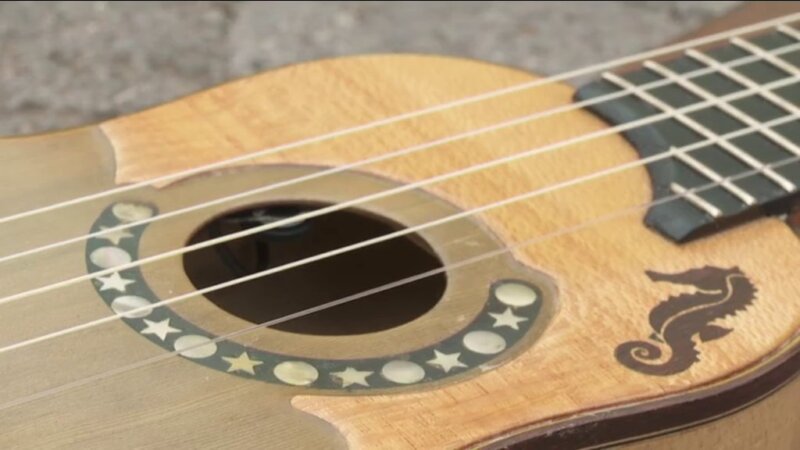 Un colegio de Fuerteventura imparte clases de timple