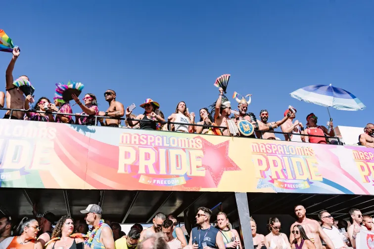 Más de 95.000 personas en el desfile del Maspalomas Pride - Radio Televisión Canaria