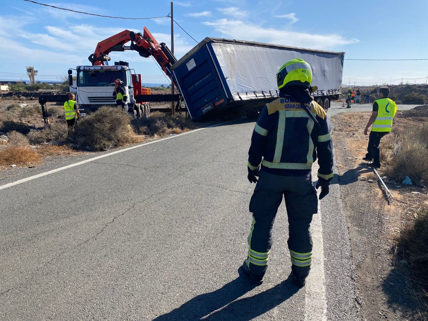 Vuelco de una plancha en Ojos de Garza - Radio Televisión Canaria